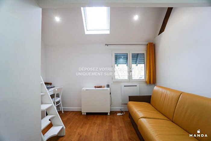 Appartement à louer - Paris e , Danube - 2 pièces - 2 chambres