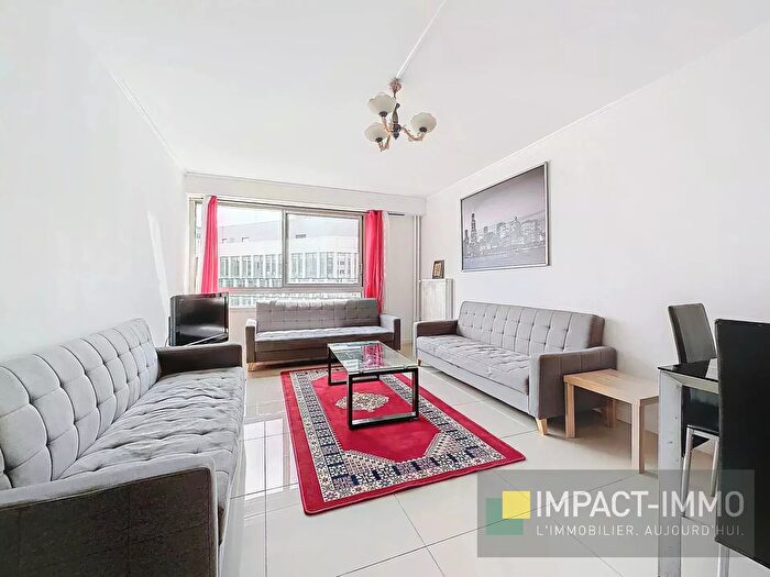 Appartement à vendre - Courbevoie, Gambetta, La Défense - 3 pièces - 2 chambres