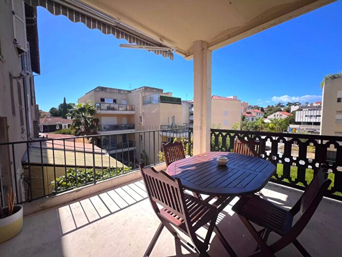 Appartement à vendre - Cannes, Prado, République - 2 pièces - 1 chambre