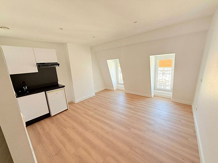 Centre Ville-Charles III, Nancy : Appartement 1 pièce à louer
