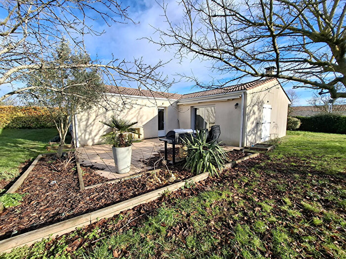 Maison à vendre - Mauzé-sur-le-Mignon - 4 pièces - 3 chambres