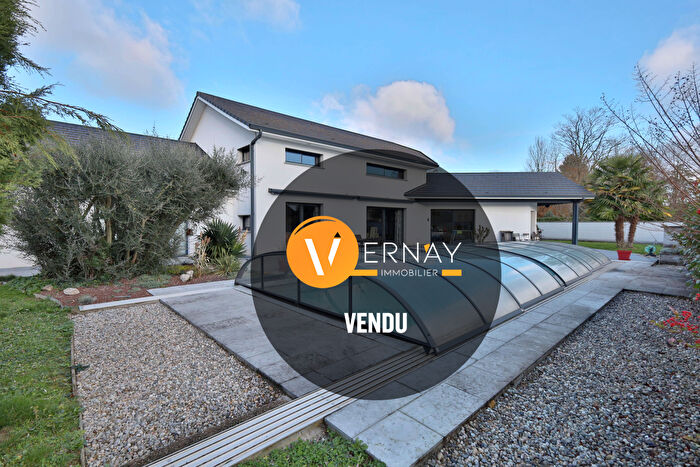 Maison à vendre - La Chapelle-de-la-Tour - 6 pièces - 5 chambres