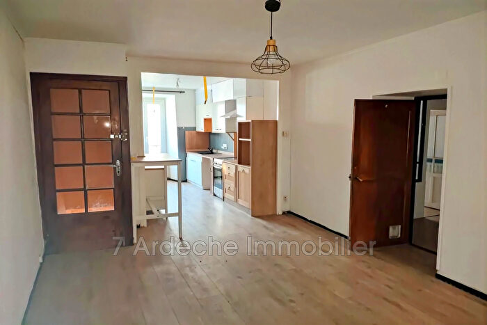 Maison à louer - Villeneuve-de-Berg - 3 pièces - 2 chambres