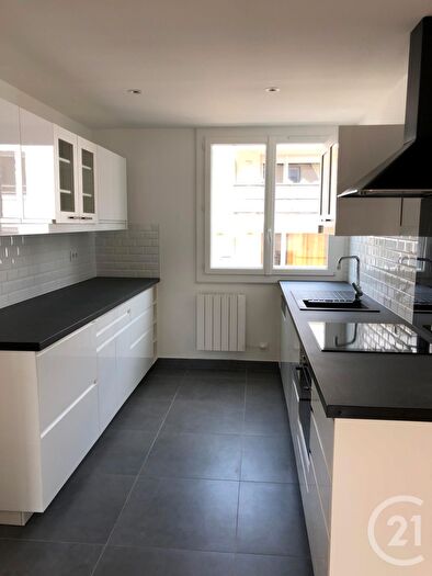 Appartement à louer - Ambérieu-en-Bugey, Centre-ville - 3 pièces - 2 chambres