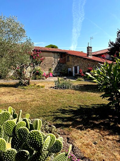 Maison à vendre - Sainte-Gemme - 9 pièces - 6 chambres