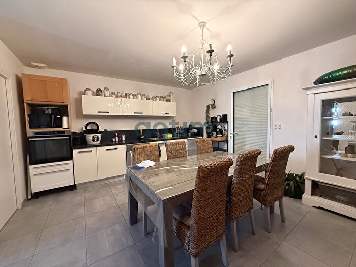 Maison 4 pièces à Treize-Septiers, à louer