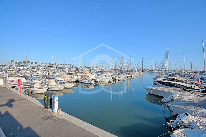 Appartement à louer - Vallauris, Golfe Juan, Vieux Port - 2 pièces - 1 chambre