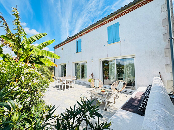 Maison à vendre - Corme-Écluse - 5 pièces - 3 chambres