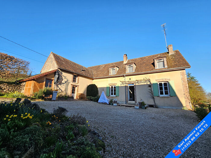 Maison à vendre - La Celle-Saint-Cyr - 8 pièces - 5 chambres