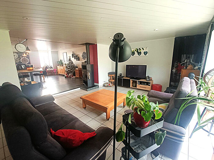 Maison à vendre - Les Châtelliers-Châteaumur - 6 pièces - 4 chambres