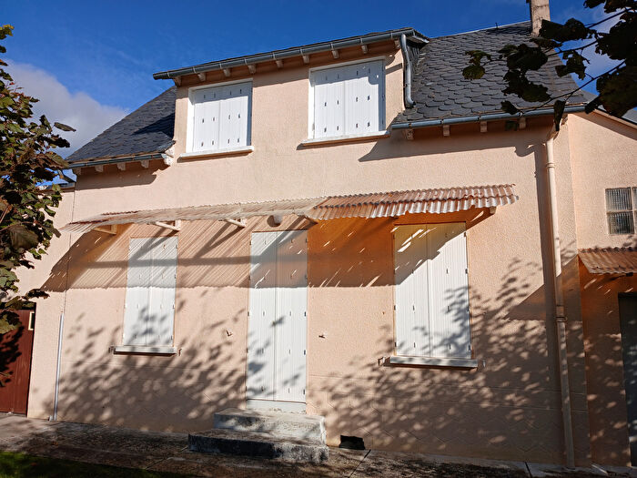 Maison à vendre - Anglards-de-Salers - 6 pièces - 5 chambres