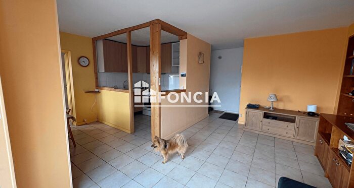 Appartement à vendre - Fresnes, Centre-ville - 4 pièces - 2 chambres