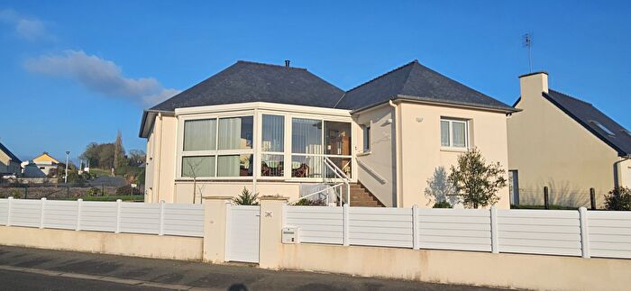 Maison à vendre - Callac - 5 pièces - 3 chambres