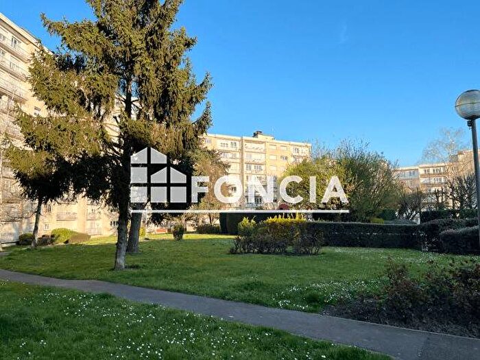 Appartement à louer - La Justice, Rosny-sous-Bois - 2 pièces - 1 chambre