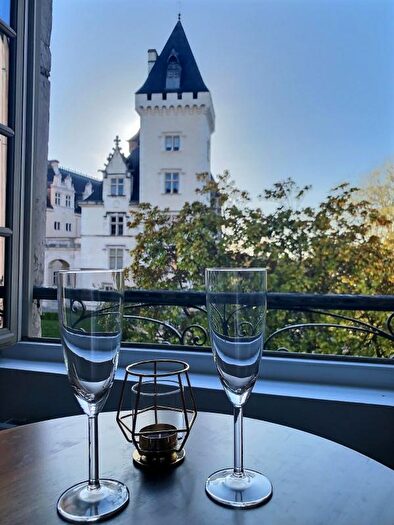 Appartement à vendre - Pau, Centre-ville - 2 pièces - 1 chambre