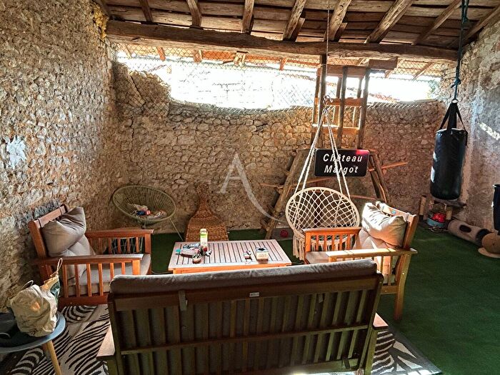 Appartement à louer - Nord, Barbezieux-Saint-Hilaire - 3 pièces - 2 chambres