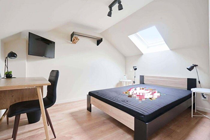 Appartement à louer - Centre Ville, Reims - 1 pièce