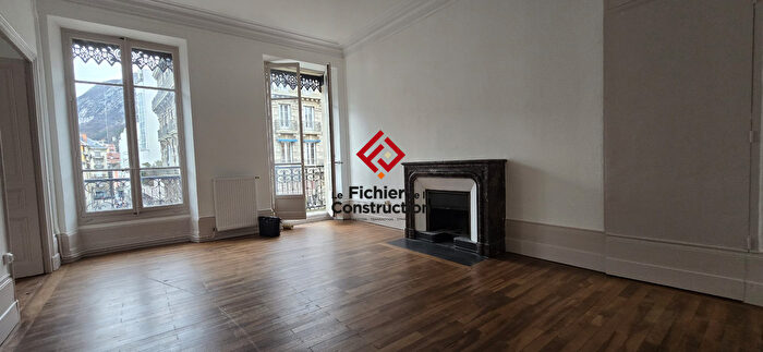 Appartement à louer - Grenoble, Gare - 4 pièces - 3 chambres