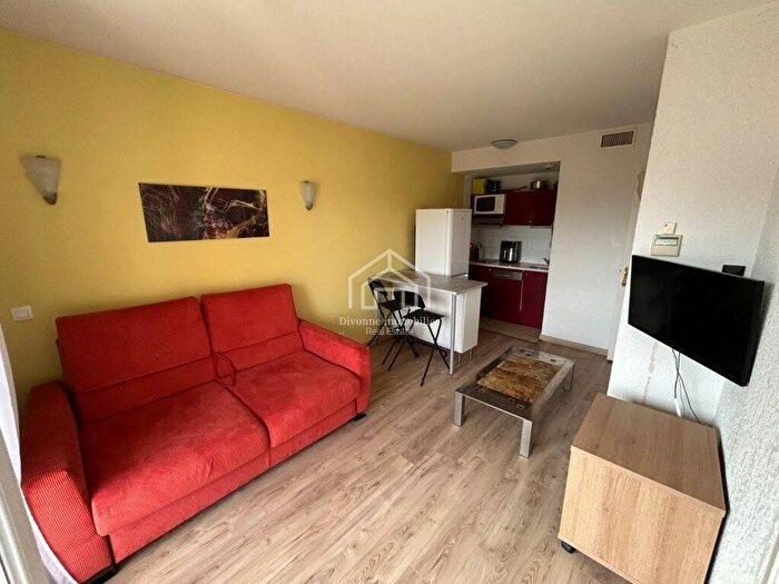 Appartement à louer - Centre, Divonne-les-Bains - 2 pièces - 1 chambre