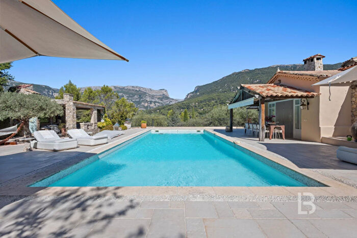 Maison à vendre - Le Rouret - 15 pièces - 9 chambres