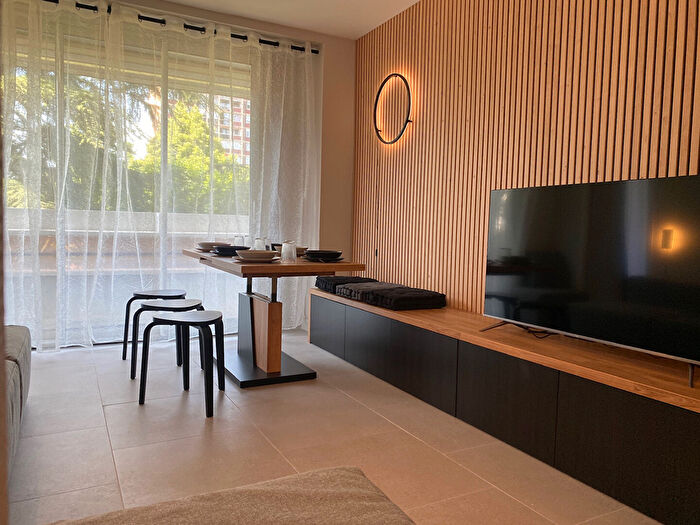 Appartement à louer - Bron, Les Essarts - 7 pièces - 1 chambre