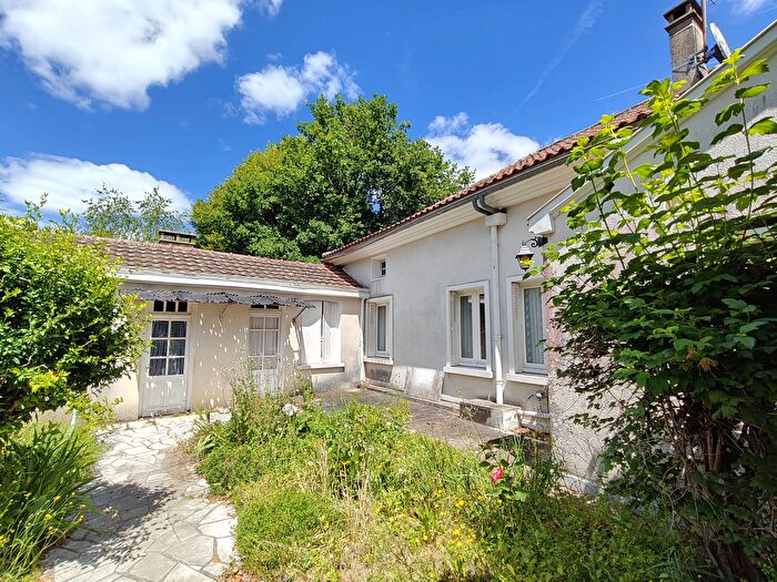 Maison 5 pièces à vendre à Piégut-Pluviers