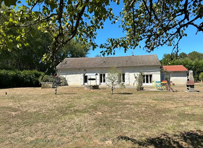 Saint-Paul-la-Roche : Maison 4 pièces à vendre