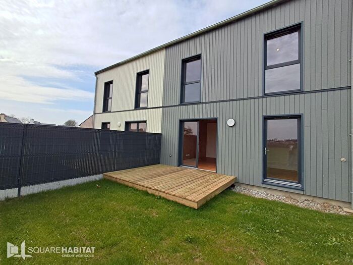 Maison à louer - Saint-Urbain - 5 pièces - 4 chambres