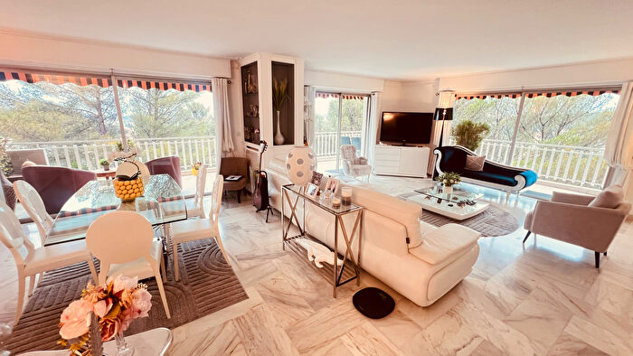 Appartement à vendre - Le Cannet, Rocheville, Colombier, Campelières - 4 pièces - 3 chambres