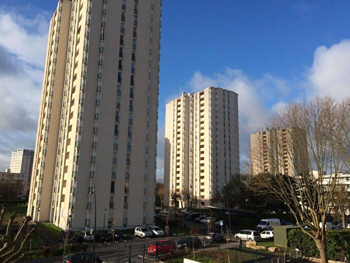 Appartement 4 pièces à Lallier P Hochart, LHaÿ-les-Roses, à louer