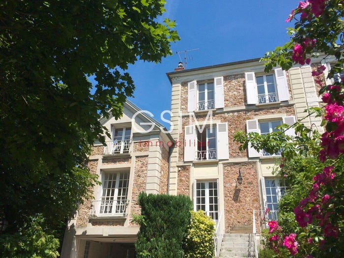 Maison 8 pièces à louer à Vaucresson
