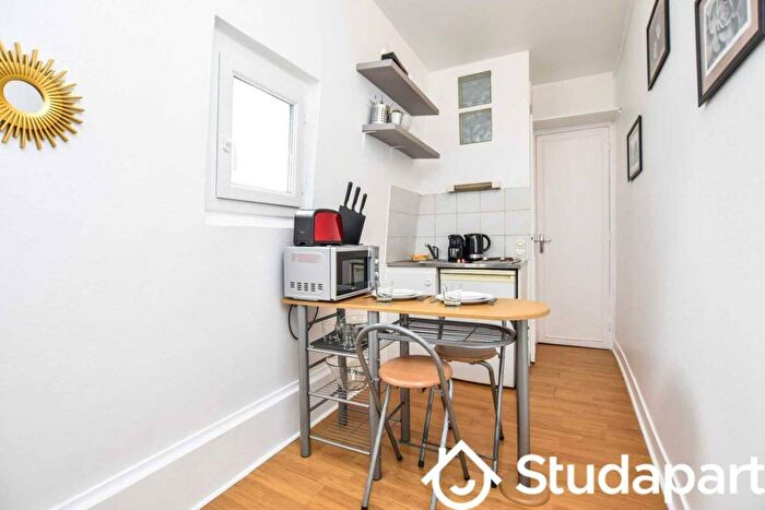 Montmartre, Paris 18ème arrondissement : Appartement 1 pièce à louer
