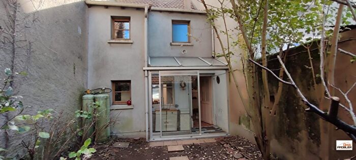 Maison 3 pièces à Châteaumeillant, à vendre