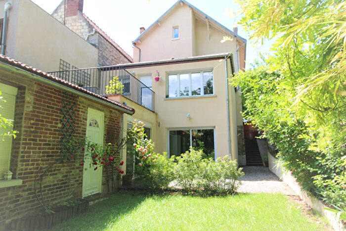 Maison à louer - LIsle-Adam - 10 pièces - 4 chambres