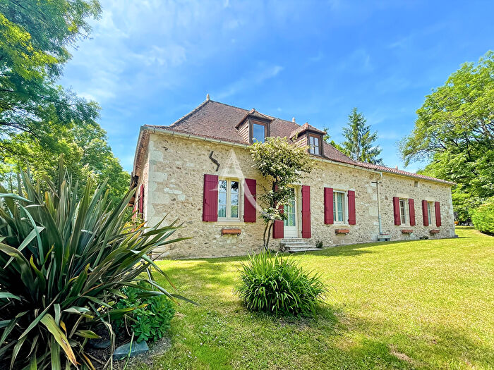 Maison à vendre - Rayet - 9 pièces - 5 chambres