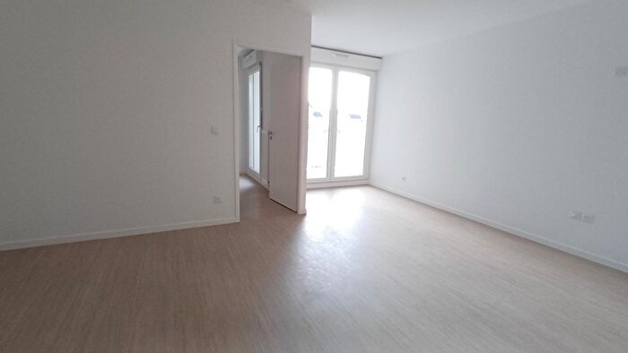 Appartement à louer - Savigny-le-Temple, Plessis la Forêt - 2 pièces - 1 chambre