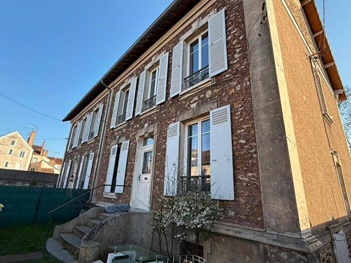 Appartement 3 pièces à Rive de Seine Sud Est, Melun, à louer