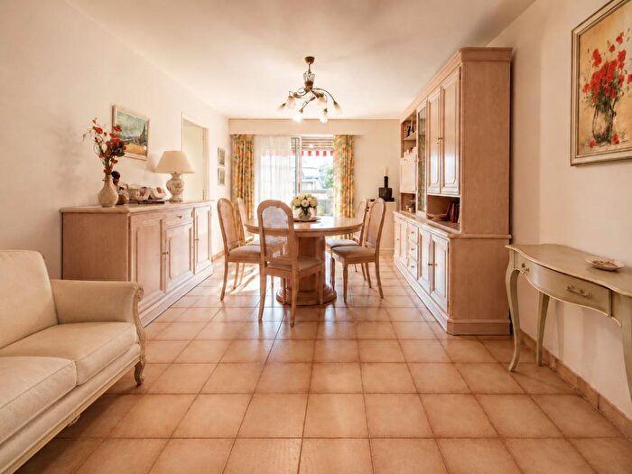 Appartement 3 pièces à Nice, Pasteur, à vendre