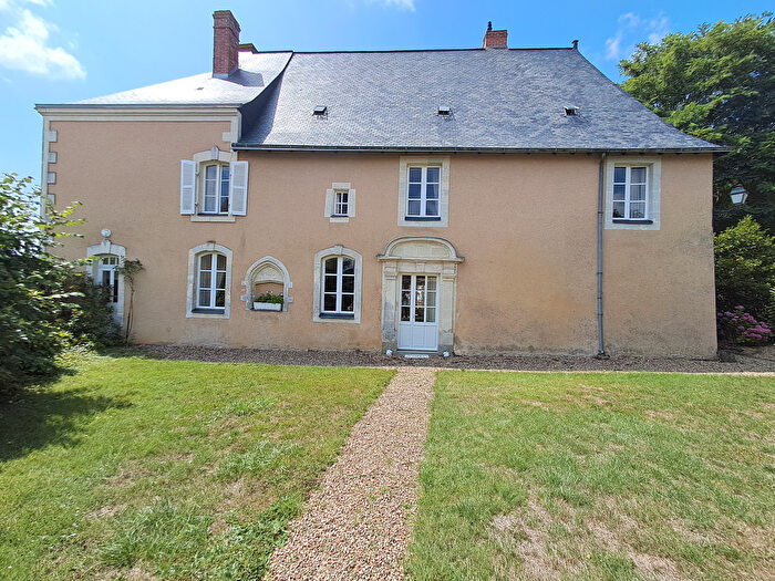 Maison à vendre - Château-Gontier - 14 pièces - 5 chambres