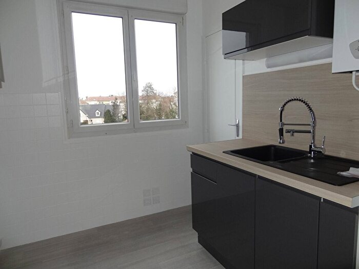 Appartement à louer - Champs-Complexe Agricole, Châlons-en-Champagne - 3 pièces - 2 chambres