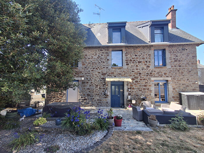 Maison 10 pièces à Fougères, Forairie, Cotterêts, à vendre