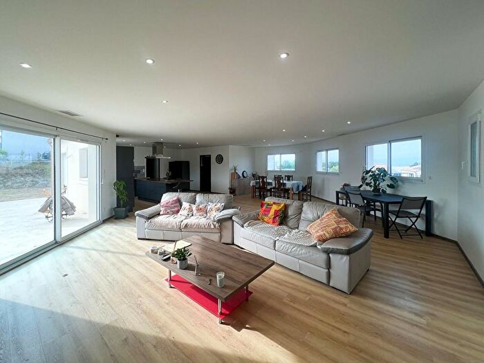 Maison à vendre - Alairac - 5 pièces - 4 chambres