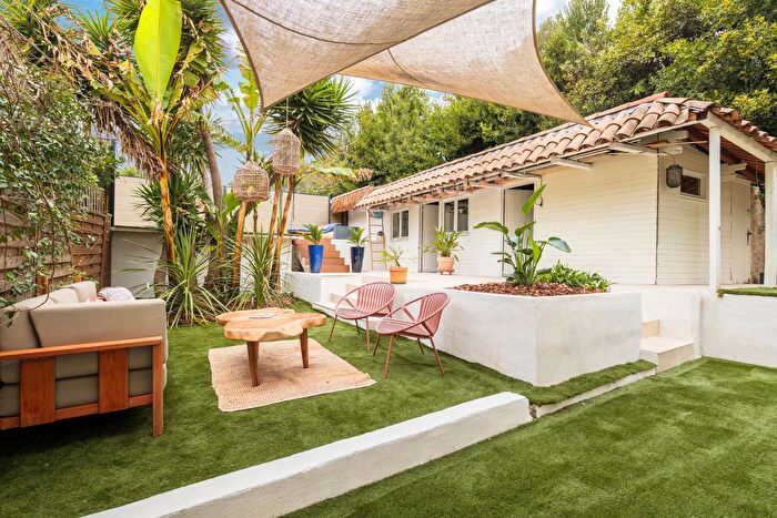 Appartement à vendre - Saint-Paul-de-Vence - 4 pièces - 3 chambres