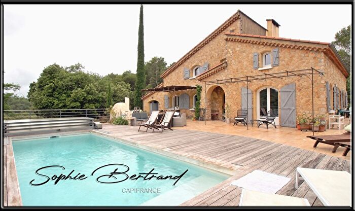 Maison à vendre - Le Teil - 9 pièces - 7 chambres