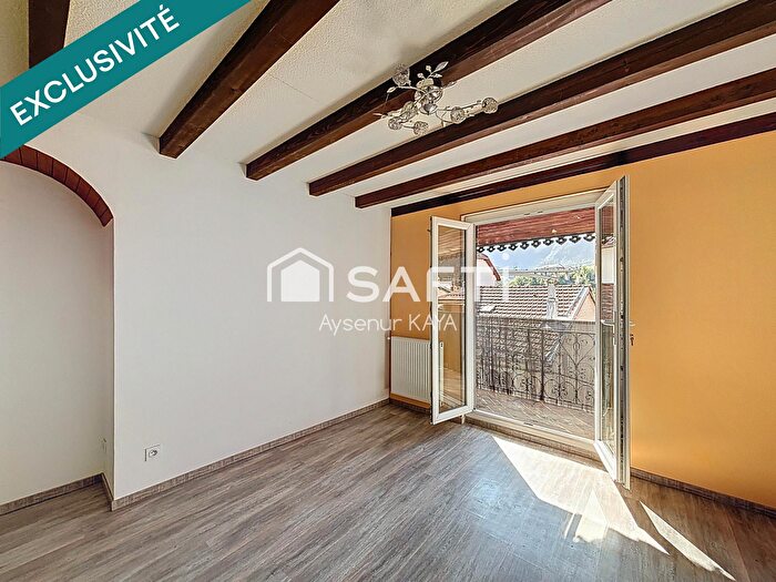 Appartement à vendre - Saint-Claude - 5 pièces - 3 chambres