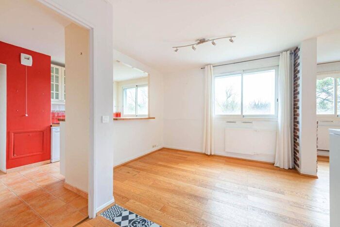 Appartement 4 pièces à louer à Bruyères-Acacias-Fonceaux, Sèvres