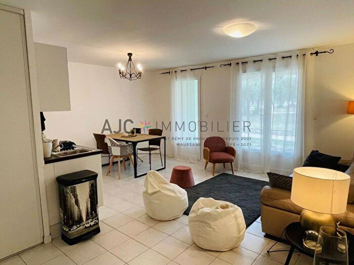 Paradou : Appartement 4 pièces à louer