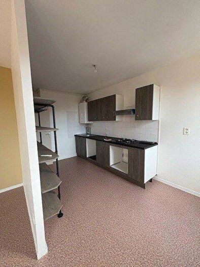 Appartement à louer - Thizy-les-Bourgs - 2 pièces - 1 chambre