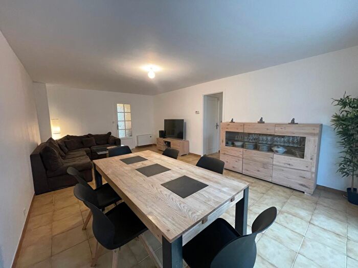 Maison à louer - Champcueil - 5 pièces - 4 chambres