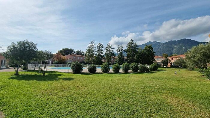 Maison à louer - Santa-Maria-Poggio - 3 pièces - 2 chambres